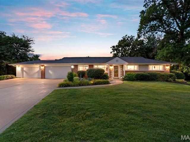 11872 Doverhill Ct, Sunset Hills, MO 63128
