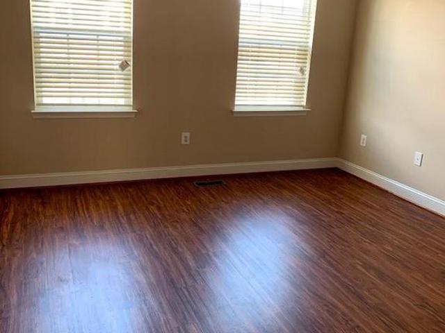 11876 Country Squire Way