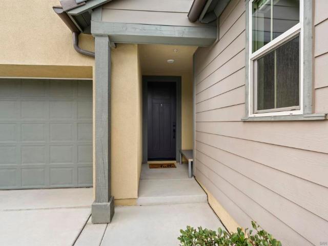 1187 Barry Pl