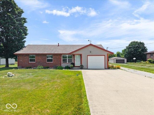 1187 E New Rd, Greenfield, IN 46140