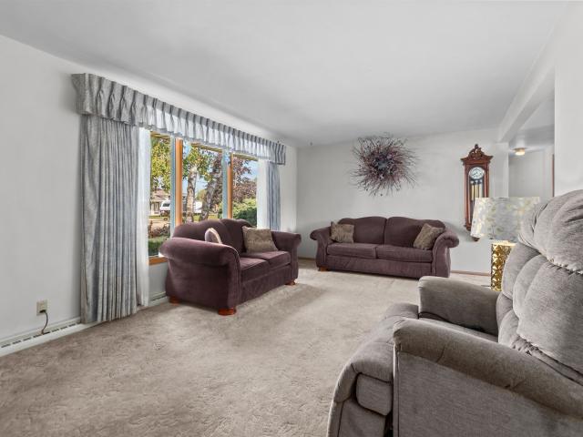 1187 loretta avenue