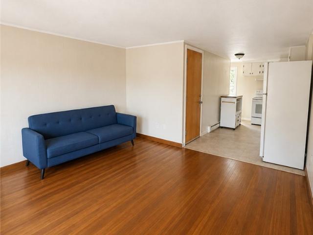 1187 1 Putnam Pike 2 R