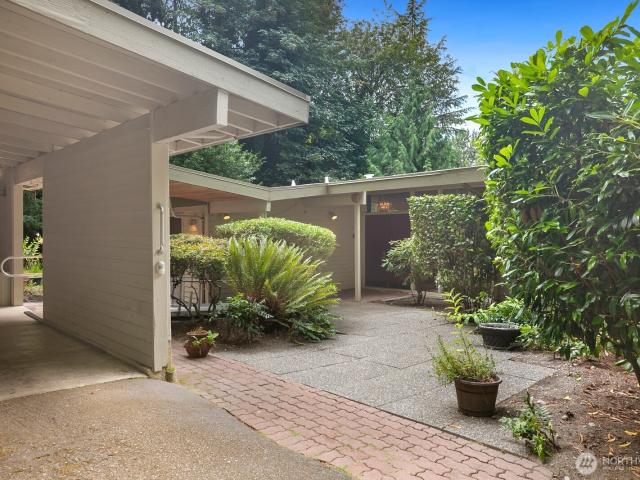 11880 NE 36th Place
