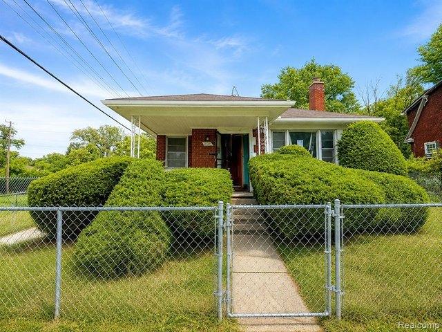 11882 Findlay St, Detroit, MI 48205