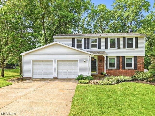 1188 Brookpoint Dr, Macedonia, OH 44056