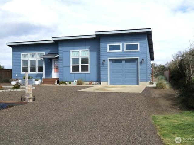 1188 Greenview Ave SW, Ocean Shores, WA 98569