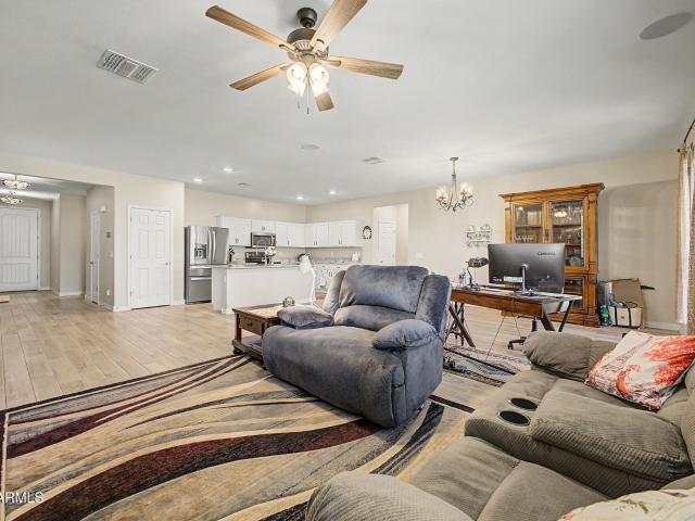11894 e red butte