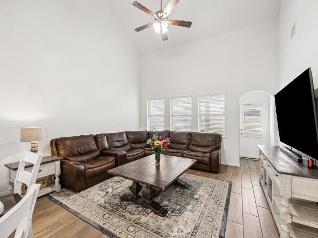 1189 Bluebonnet Trail