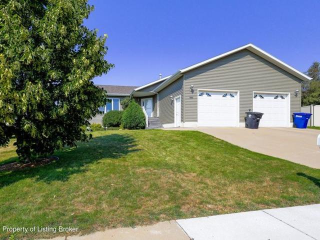 1189 Franklin St, Dickinson, ND 58601