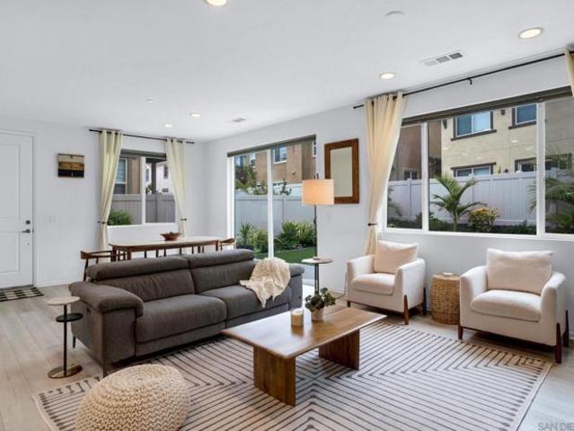 1189 Via Candelas, Oceanside, CA 92056