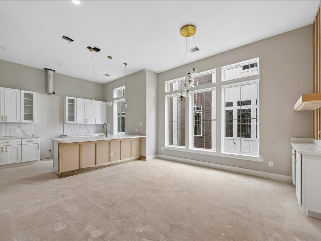 1189 W 19th Street