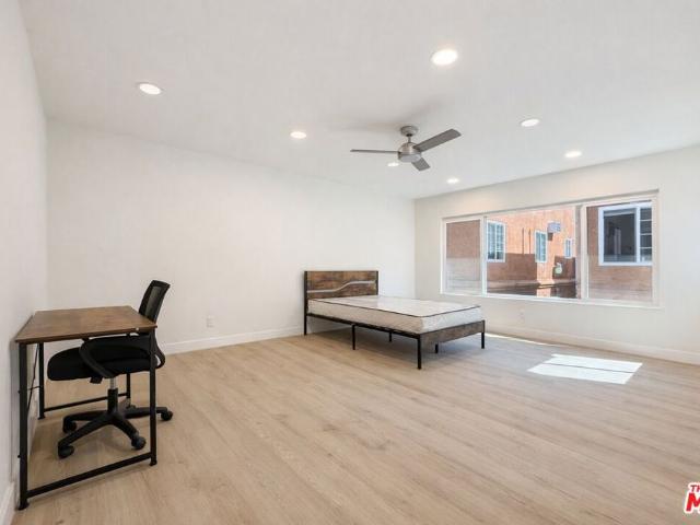 1189 W 36th Place 3