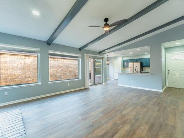 11803 Brook Meadows Ln, Meadows Place, TX 77477