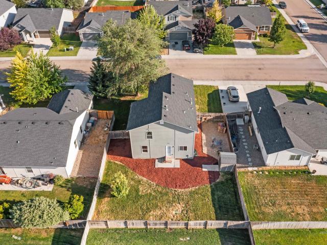 11800 Altamont St