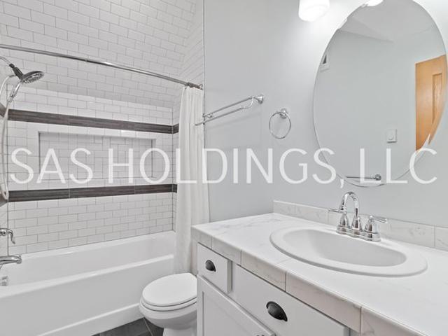 11800 SW Butner Rd, Portland, OR 97225