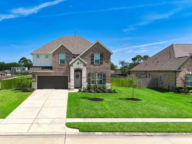 11802 Autumn Leaf Dr, Mont Belvieu, TX 77535