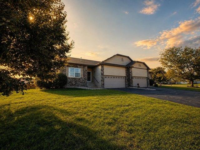 11802 River Hills Pkwy, Rockton, IL 61072