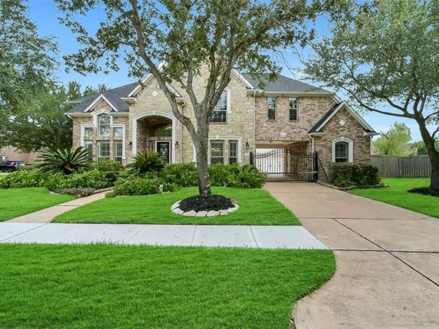 11802 Seagrove Dr, Pearland, TX 77584