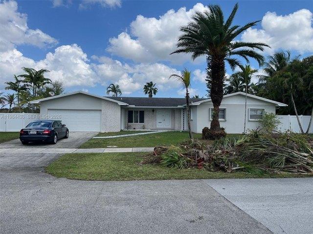 11807 SW 112th Ave, Miami, FL 33176