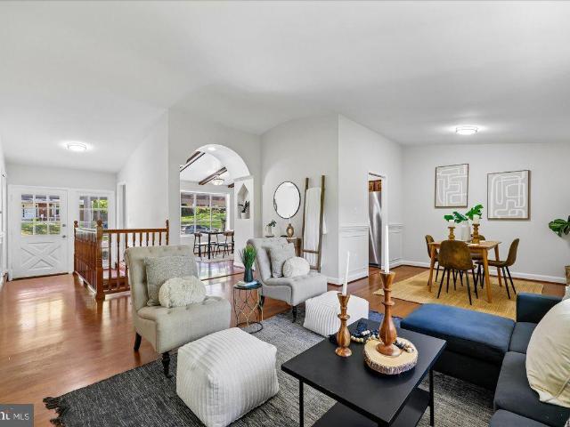 11807 Stonington Pl, Silver Spring, MD 20902 | MLS #MDMC2228 | Compass