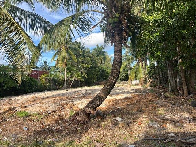11805 NW 22nd Ct, Miami, FL 33167