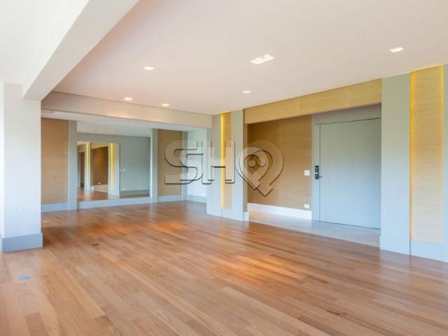 #1180611 Apartamento Locação com 255.00 m², 4 Quarto s, por R$ 25.000