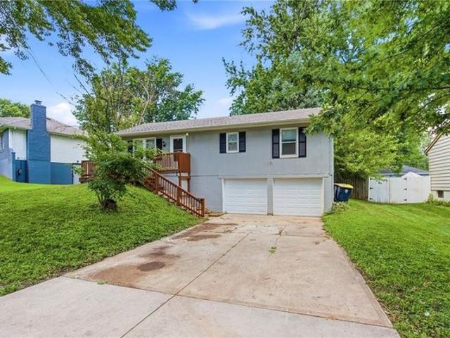 11806 E 58th St, Raytown, MO 64133