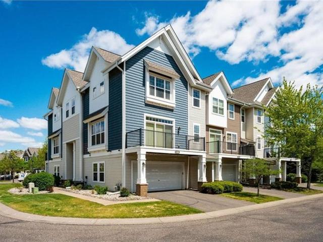 11808 Emery Village Dr N, Champlin, MN 55316