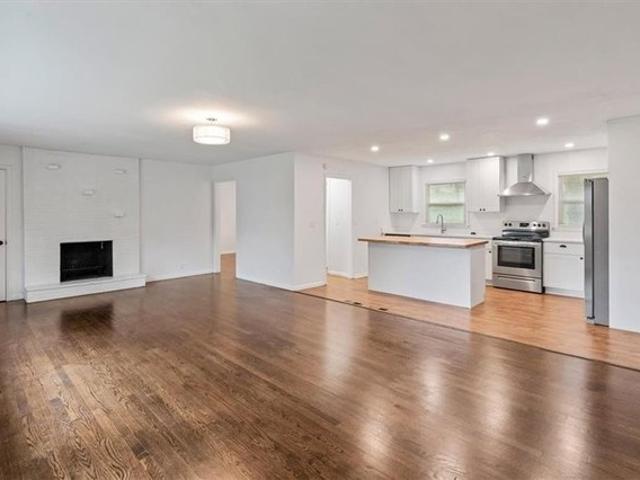 11809 E 48th Ter, Kansas City, MO 64133
