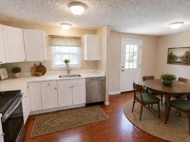 1180 Bannister Circle
