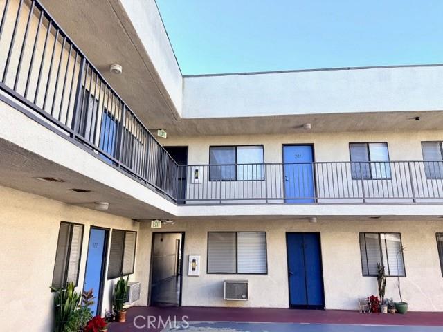 1180 Crenshaw Blvd, Unit 111, Los Angeles, CA 90019 | MLS #PW26009 | Compass
