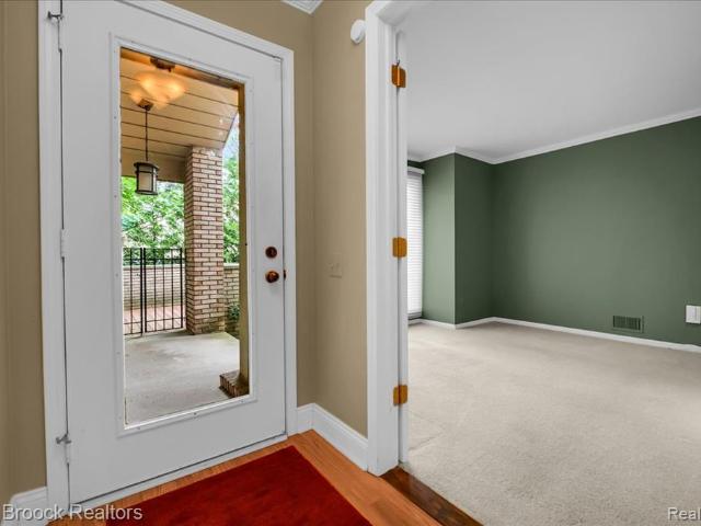 1180 Glenpointe Court