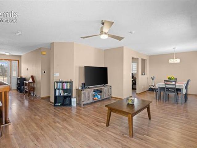 1180 Goodview Court