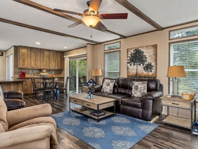 1180 Lake Hill Rd