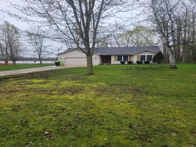 1180 Percha St, Clare, MI 48617