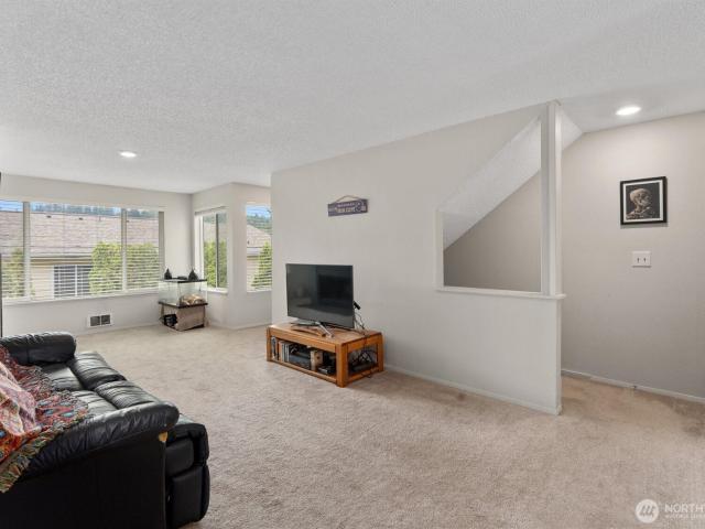 1180 th Avenue NE # B6