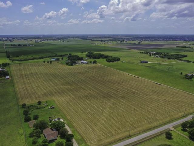 11810 Zamanek Rd, Needville, TX 77461