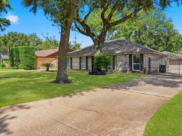 11810 Rowood Drive