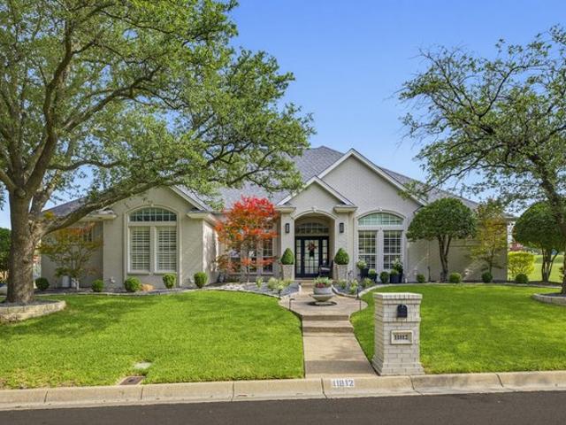 11812 Blue Creek Dr, Fort Worth, TX 76008