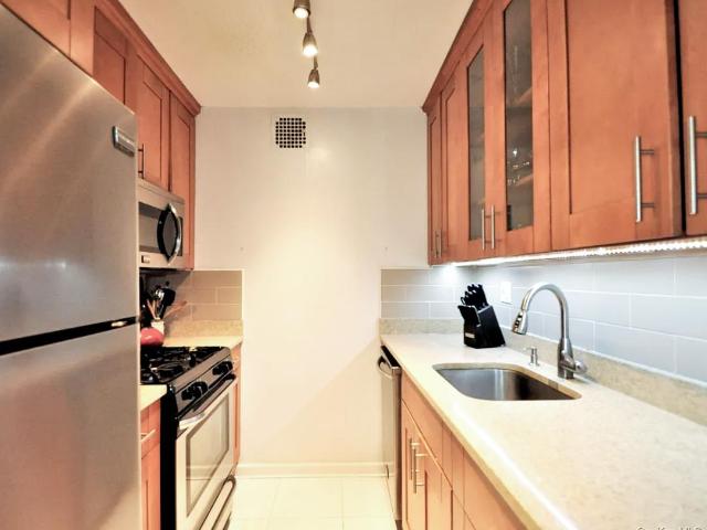 11818 Union Turnpike 6E