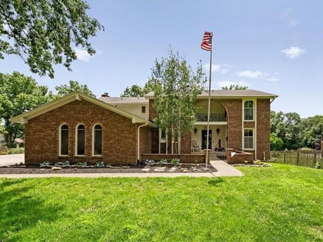 11818 Central St, Kansas City, MO 64114