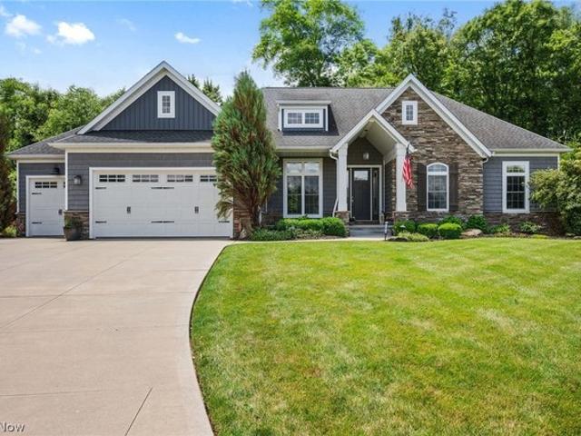 11819 Dorena Cir NW, Uniontown, OH 44685