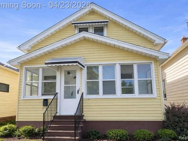 11819 Fleming St, Hamtramck, MI 48212