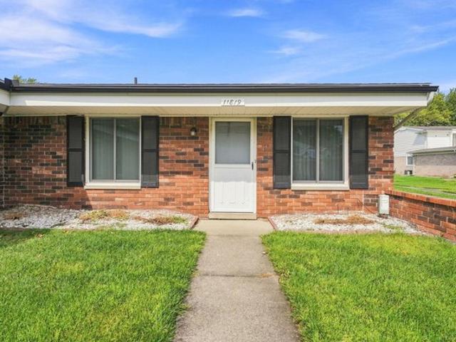 11819 Meadow Lane Dr, Warren, MI 48093
