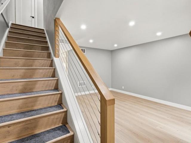 1181 Oddstad Blvd, Pacifica, CA 94044