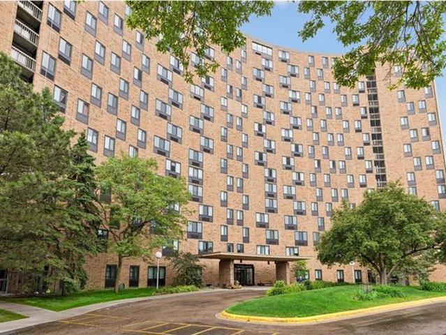 1181 Edgcumbe Rd Apt 1515, Saint Paul, MN 55105