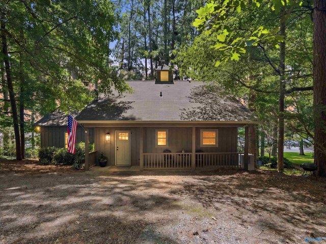 1181 Point of Pnes, Guntersville, AL 35976