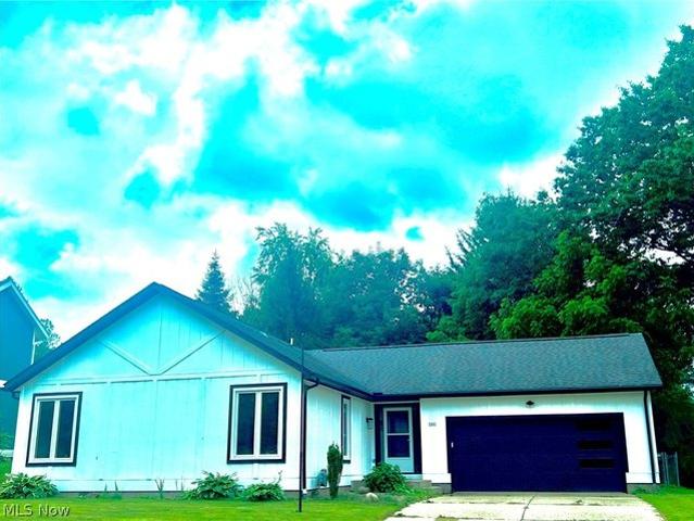 1181 Point of View Dr, Wooster, OH 44691