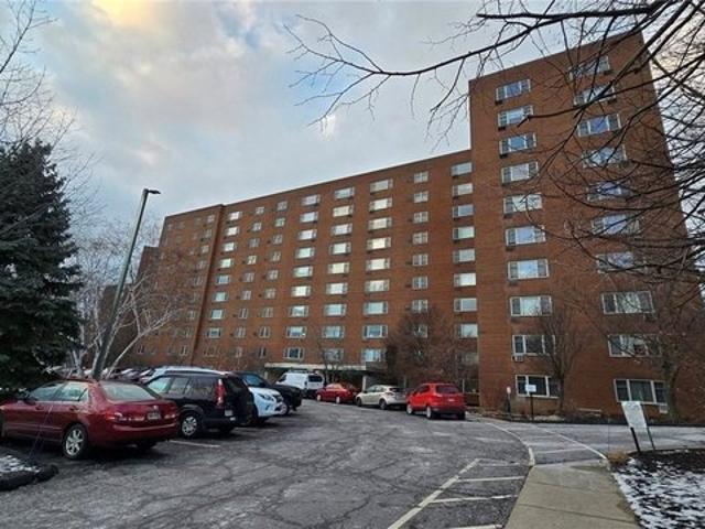 11820 Edgewater Dr, Lakewood, OH 44107