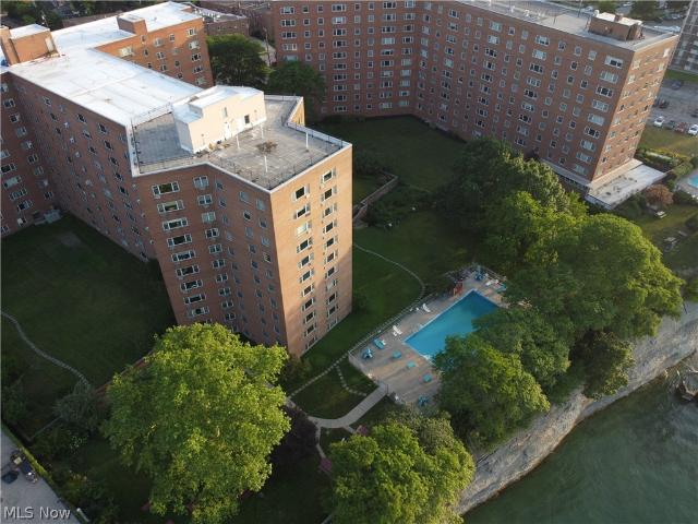 11820 Edgewater Drive 608
